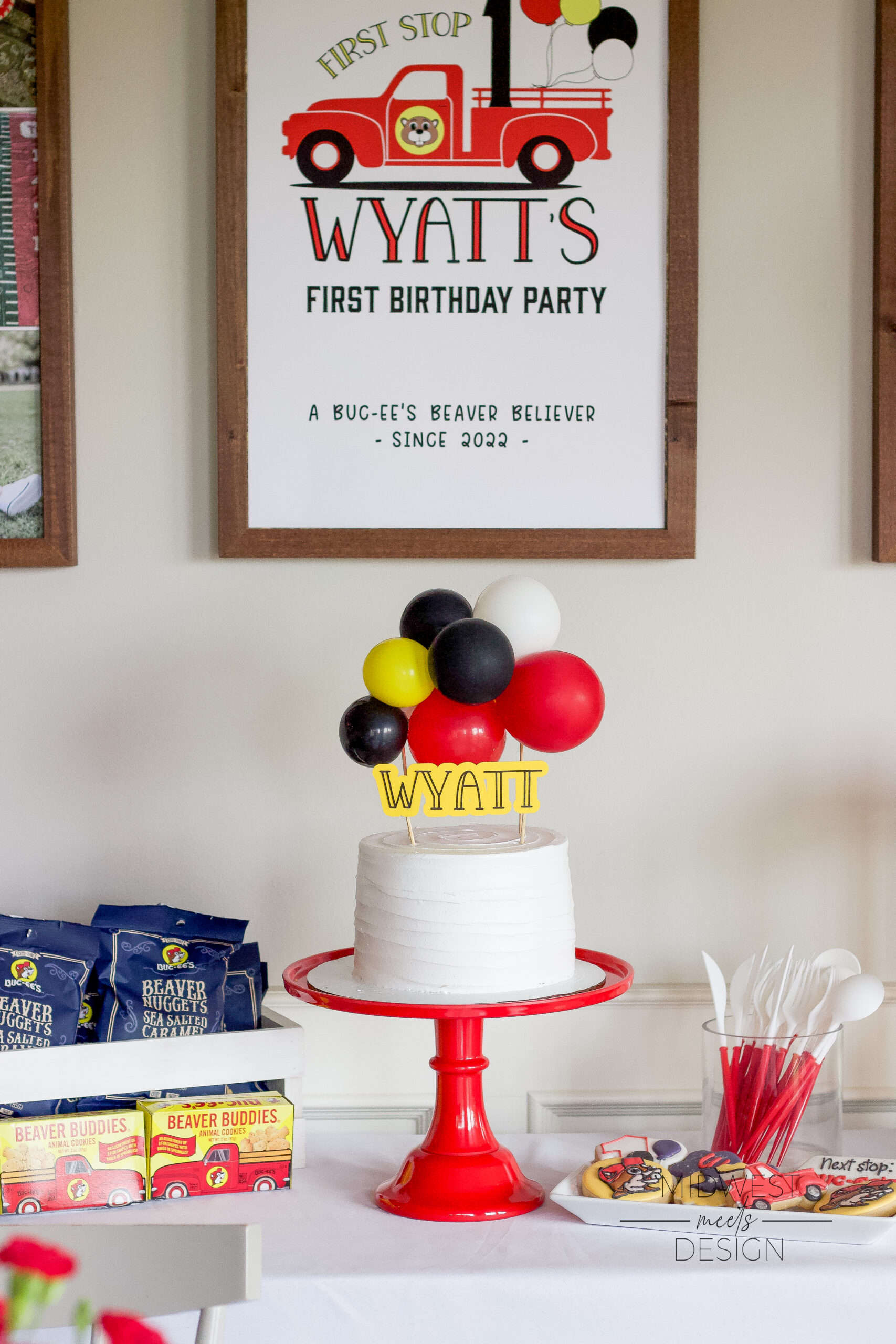 Wyatt's Buc-ee's Themed First Birthday Party - midwestmeetsdesign.com